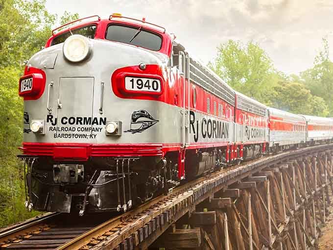 The 6 Best Train Rides In Kentucky You'll Never Forget