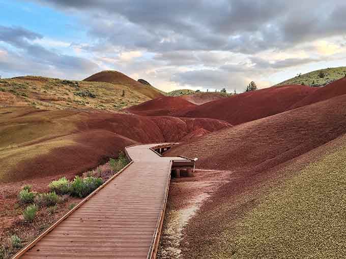 Mother Nature went wild with her paintbrush here, creating crimson and gold stripes that shift with the sunlight.