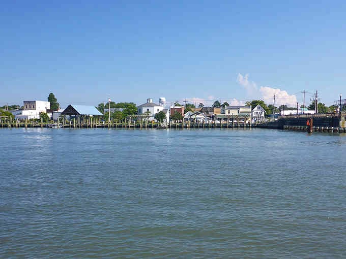 From the water, this island community reveals its true character: peaceful, authentic, and refreshingly unhurried.