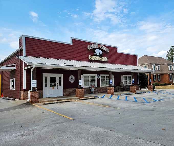 The welcoming facade practically beckons you to pull in and prepare for a smoky feast.