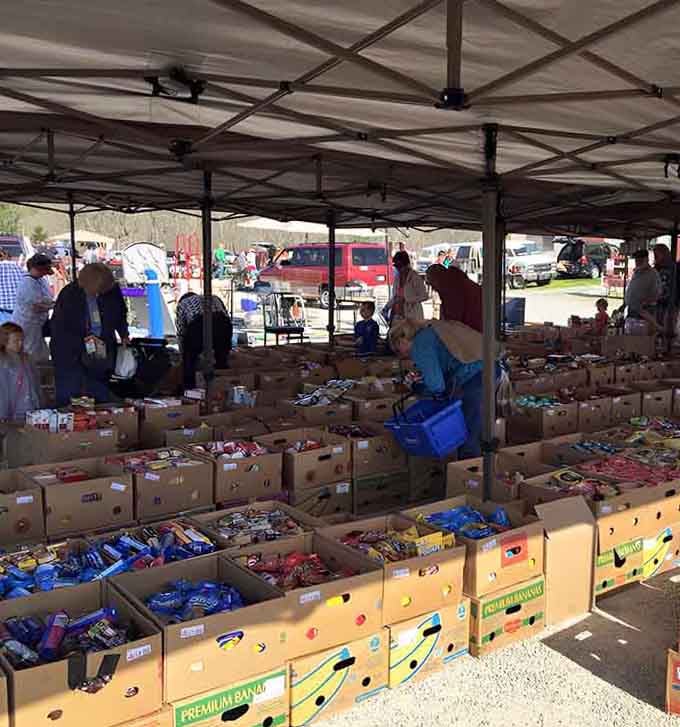 Those banana boxes overflow with deals that'll make your grocery budget jealous of your flea market finds today.