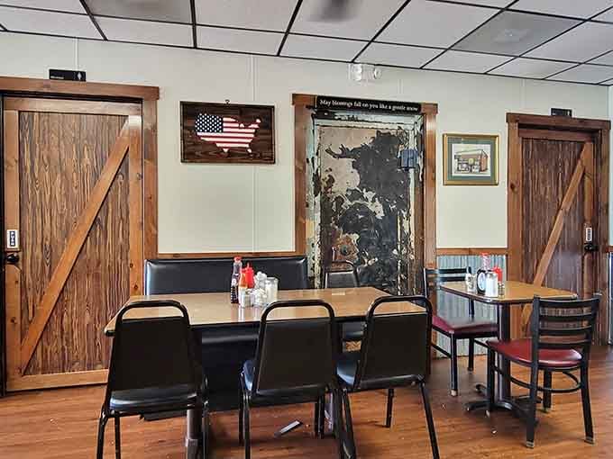 Wood paneling and Americana on the walls: this is where comfort food meets comfortable seating, folks.
