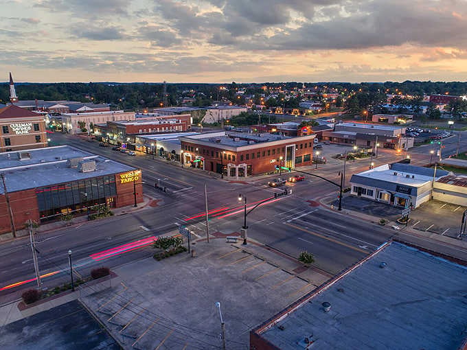 When the sun sets over downtown, the whole place glows like it knows exactly how photogenic it is.