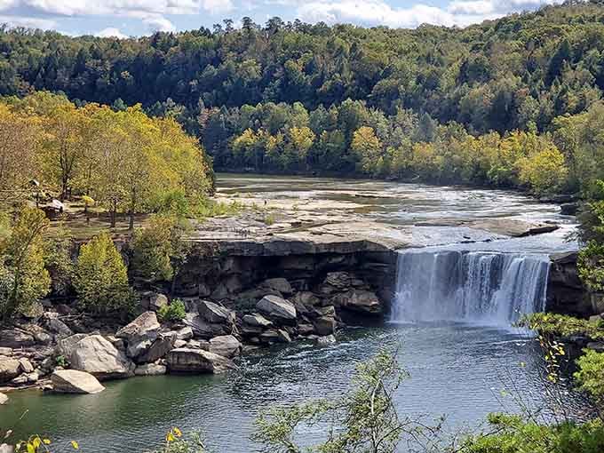 The "Niagara of the South" isn't just marketing talk&mdash;this wide curtain of water means business every single day.