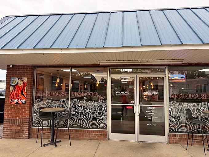 Those wave-pattern windows at Brickhouse Seafood promise fresh catches and the kind of meal worth loosening your belt for.