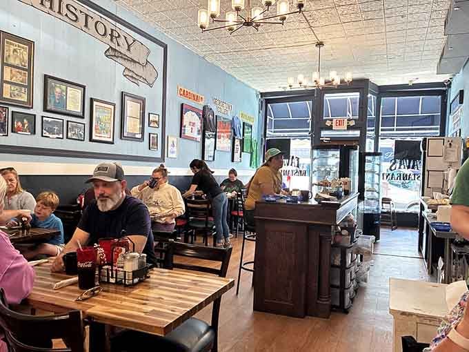 Step inside and the vintage diner vibes hit you like a warm hug from your favorite grandmother.