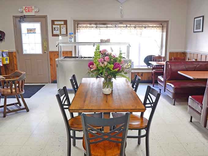 Fresh flowers and simple tables create the perfect no-fuss atmosphere for serious eating at Granny Bee's.