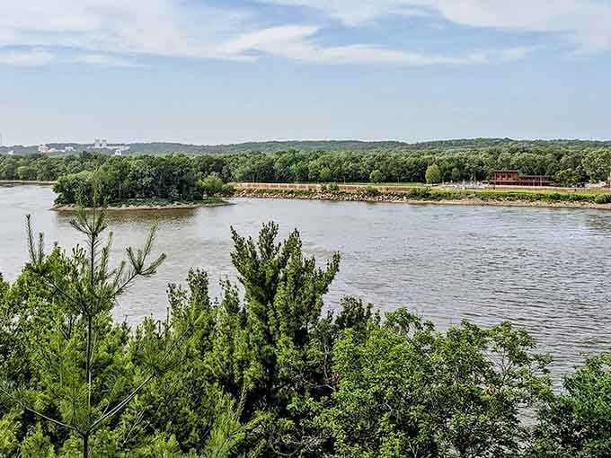 The Illinois River winds through the landscape like it's got all the time in the world, and honestly, same.