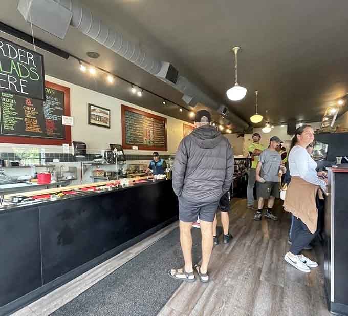 The line moves fast, but nobody's rushing&mdash;these folks know good things are worth the brief wait.