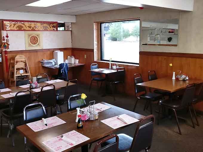 Simple booths and tables create the perfect no-fuss atmosphere where the food does all the talking and you do all the eating.