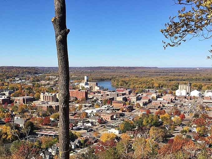 From this vantage point, the Mississippi River and fall colors conspire to steal your breath away.