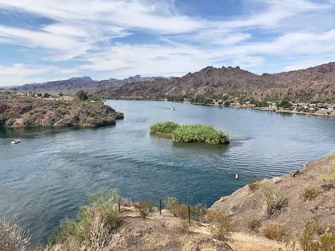 Those little islands dotting the water create natural wildlife sanctuaries that birds appreciate more than tourists.