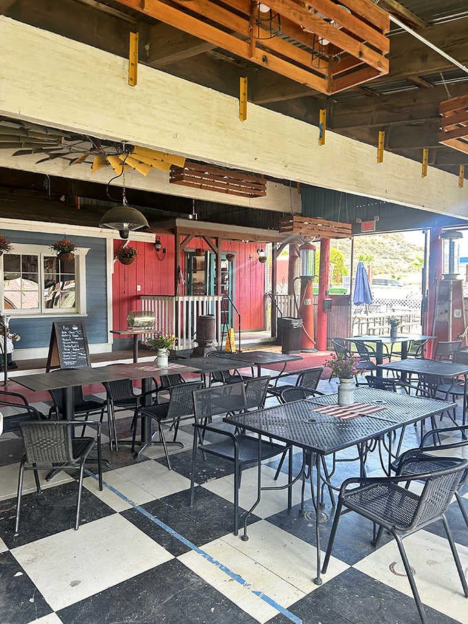 The covered patio seating lets you enjoy your pie in the fresh Arizona air without melting like ice cream.