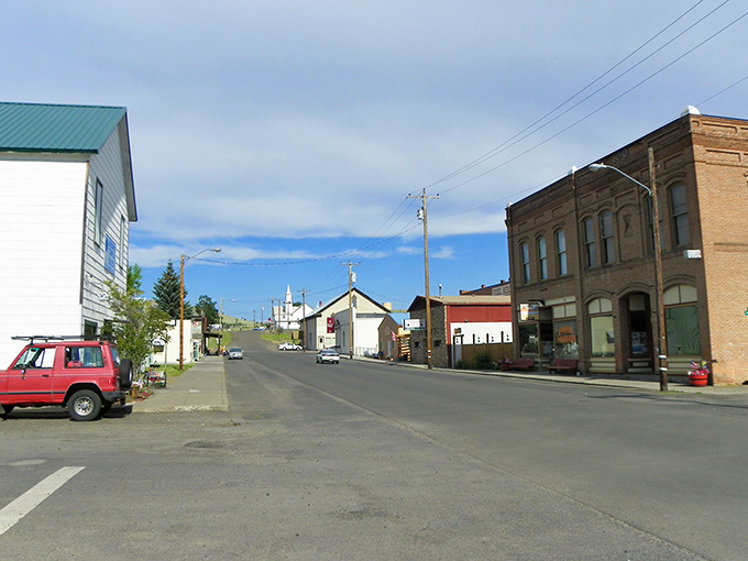 Those wide streets remind you that some towns still have their priorities beautifully straight.