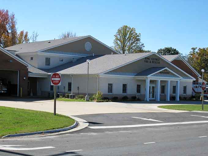 The visitor center welcomes you with classic Virginia hospitality, minus the pretense you'd find in fancier places.