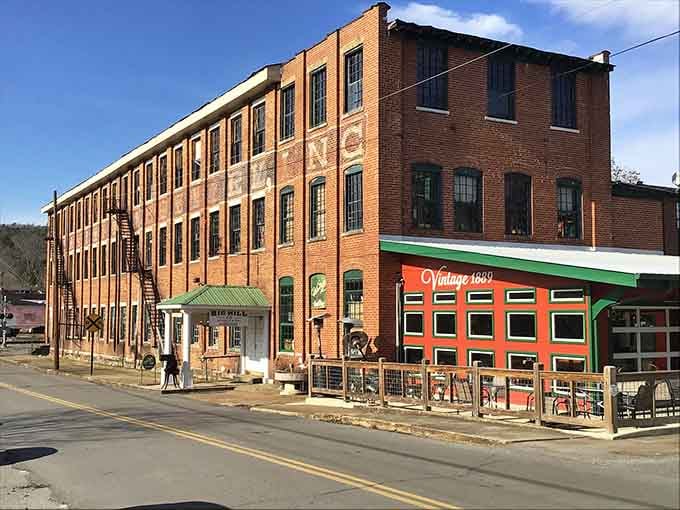 Historic brick buildings that actually house thriving businesses instead of becoming expensive parking lots? Revolutionary concept, Fort Payne.