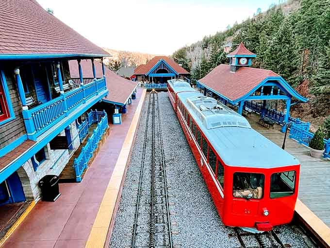 Those blue-trimmed platforms and red trains create a color scheme so cheerful, even Monday mornings would look good here.