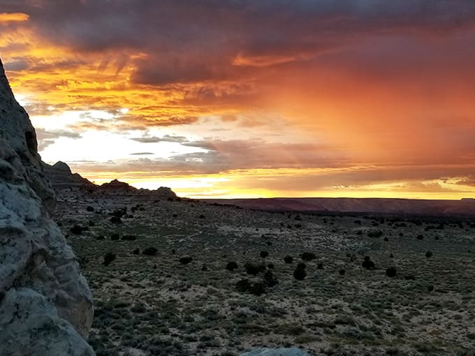 Desert sunsets like this make you understand why people write poetry, even if they're terrible at it.