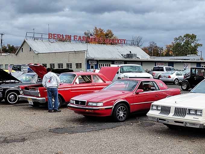 Classic cars gleaming in the autumn sun prove this market attracts collectors who appreciate quality and nostalgia.