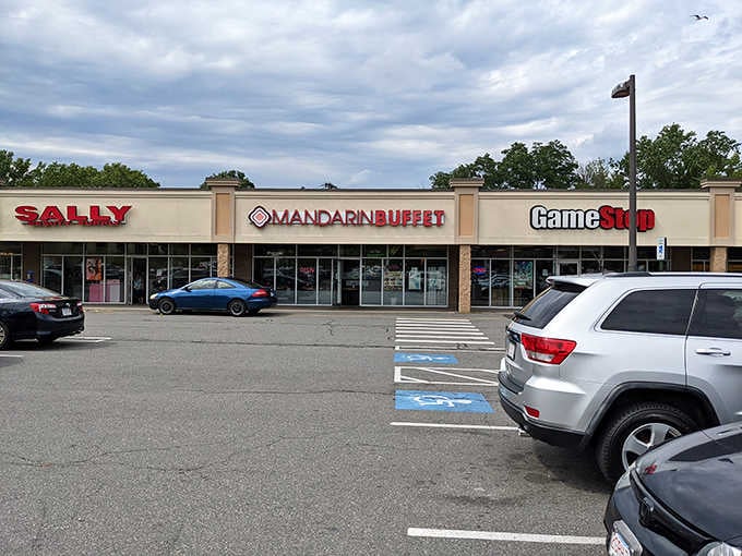 That spacious parking lot on a beautiful day means one thing: plenty of folks know this buffet's worth visiting.