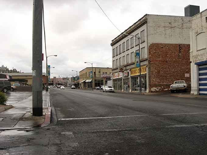 Downtown Nogales features a blend of American and Mexican influences, with local shops and restaurants keeping prices friendly for retirees.