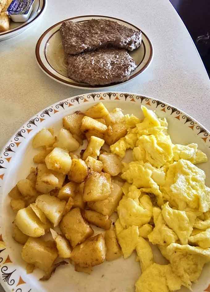 This is what a proper diner breakfast looks like: generous portions, honest cooking, and zero pretension involved.