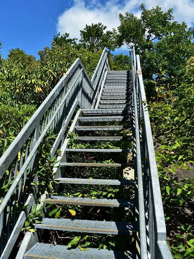Looking up at the stairway to heaven, or at least to some seriously heavenly views of three states.