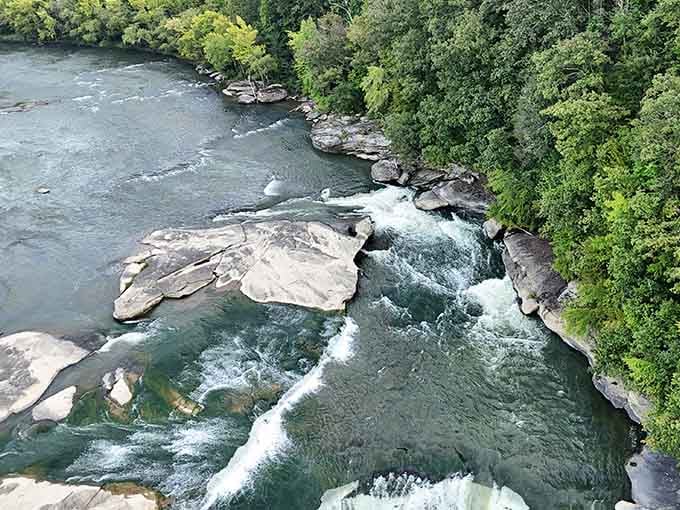 This Stunning Kentucky Waterfall Requires No Hiking At All