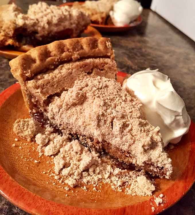 That crumbly topping and gooey bottom layer is what Pennsylvania Dutch bakers have perfected over generations of practice.