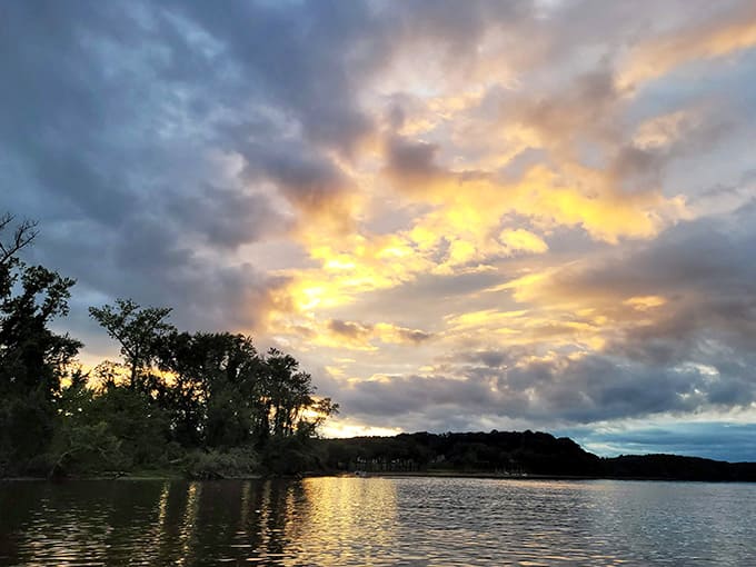 Mother Nature showing off her painting skills again, making every sunset photographer look like an absolute genius.