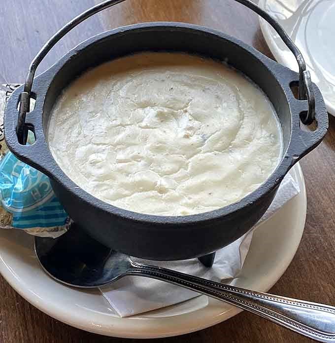 This creamy, dreamy bowl proves Missouri knows a thing or two about making exceptional clam chowder.