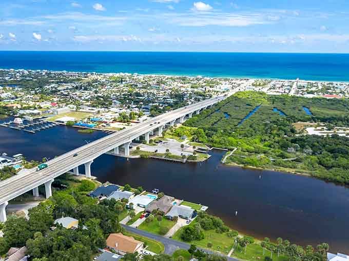 From above, you can see how this bridge stitches together land and water like nature's own embroidery.