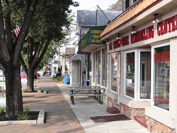 Shaded sidewalks and casual eateries create the perfect spot for grabbing lunch without any fuss or pretension.