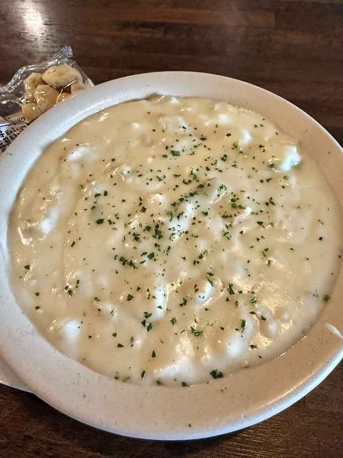 This velvety chowder loaded with tender clams proves Illinois knows a thing or two about coastal classics.