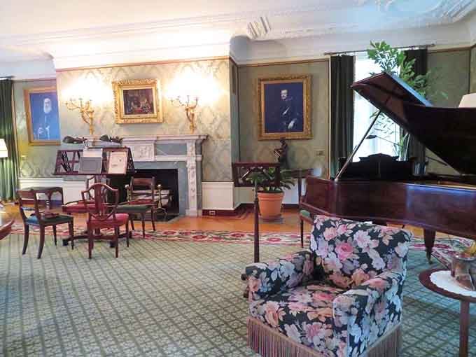That grand piano isn't just for show; imagine dinner parties where Bach was the opening act.