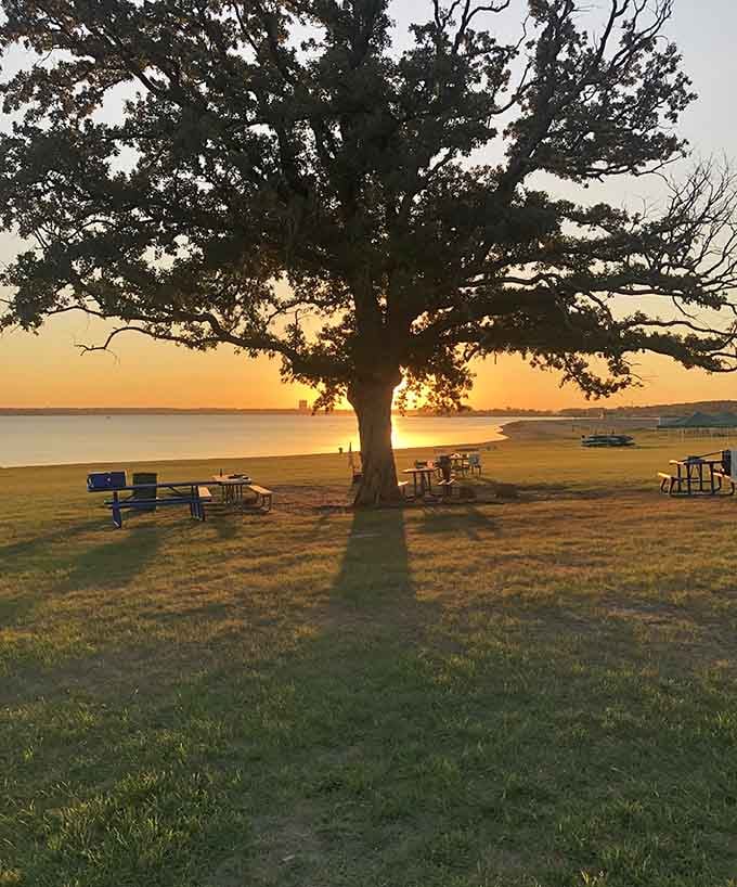 Golden hour at the lake proves that the best things in life are free, peaceful, and incredibly photogenic.