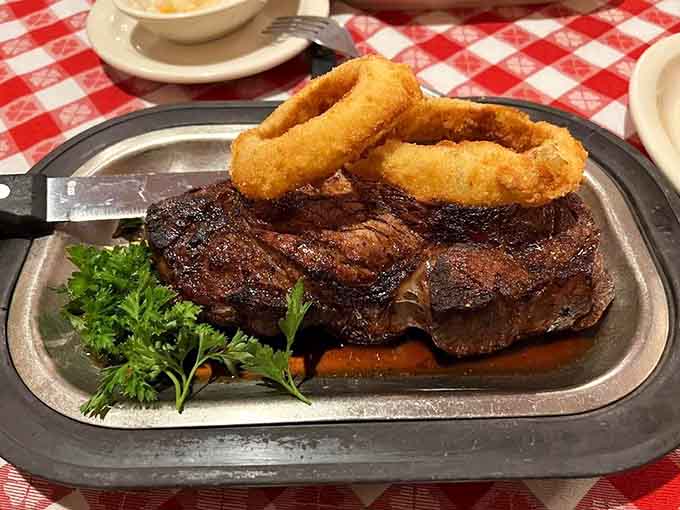 That beautifully seared steak with golden onion rings proves Merichka's doesn't play favorites, everything gets the royal treatment.