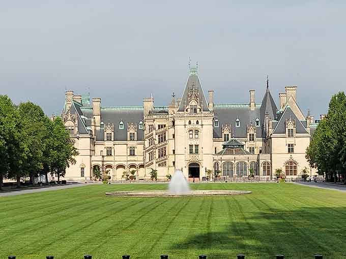 French ch&acirc;teau meets American ambition in this jaw-dropping display of limestone, gardens, and pure architectural audacity.
