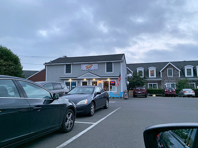 The full parking lot at dusk proves one thing&mdash;people know where to find exceptional hot dogs in a welcoming neighborhood setting.