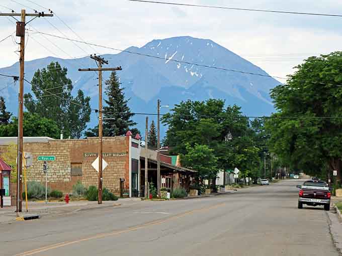 That mountain backdrop makes every errand feel like a scenic drive through your own personal calendar photo.