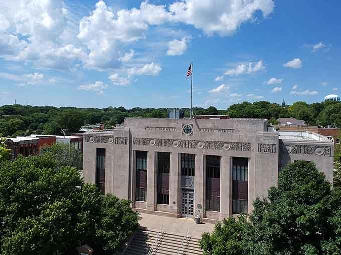 Art Deco columns stand tall and elegant, reminding us that government buildings once doubled as architectural showpieces worth photographing.