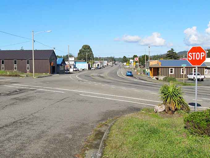 The main highway curves through town like a ribbon, connecting coastal adventures with that wonderfully unhurried small-town pace of life.