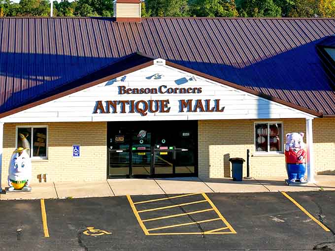 The welcoming exterior of Benson Corners Antique Mall promises hours of treasure hunting fun waiting inside for you!