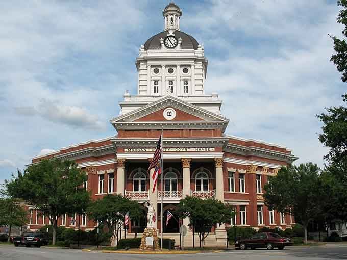 This magnificent courthouse could give any big-city government building a serious run for its architectural money, honestly.
