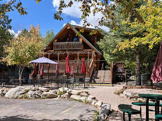 This charming mountain lodge stands ready to welcome visitors seeking cool breezes and genuine mountain hospitality.