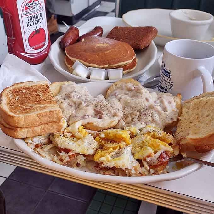 That cascade of cream sauce over tender biscuits looks like something Norman Rockwell would've painted, if he'd been hungrier.