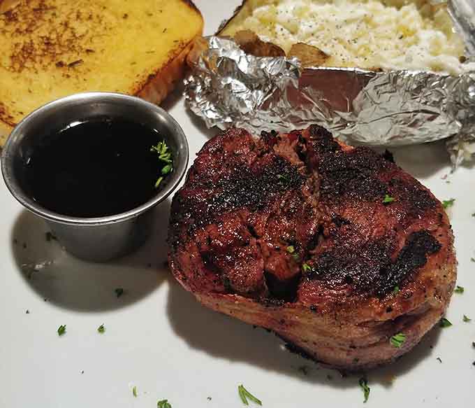 Filet mignon with a crust like that proves you don't need a Chicago zip code for excellence.