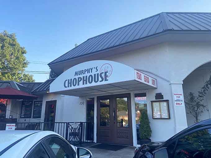 Murphy's Chophouse knows that sometimes you just need a good steak and zero pretension about it.
