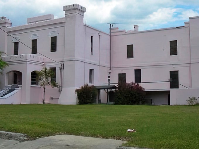 The Pink Palace stands as a testament to architectural boldness and the kind of confidence we all wish we had.