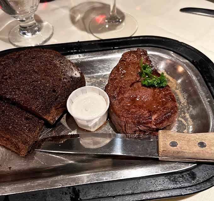 A filet this tender paired with dark rye bread is like pairing Fred Astaire with Ginger Rogers, pure magic.